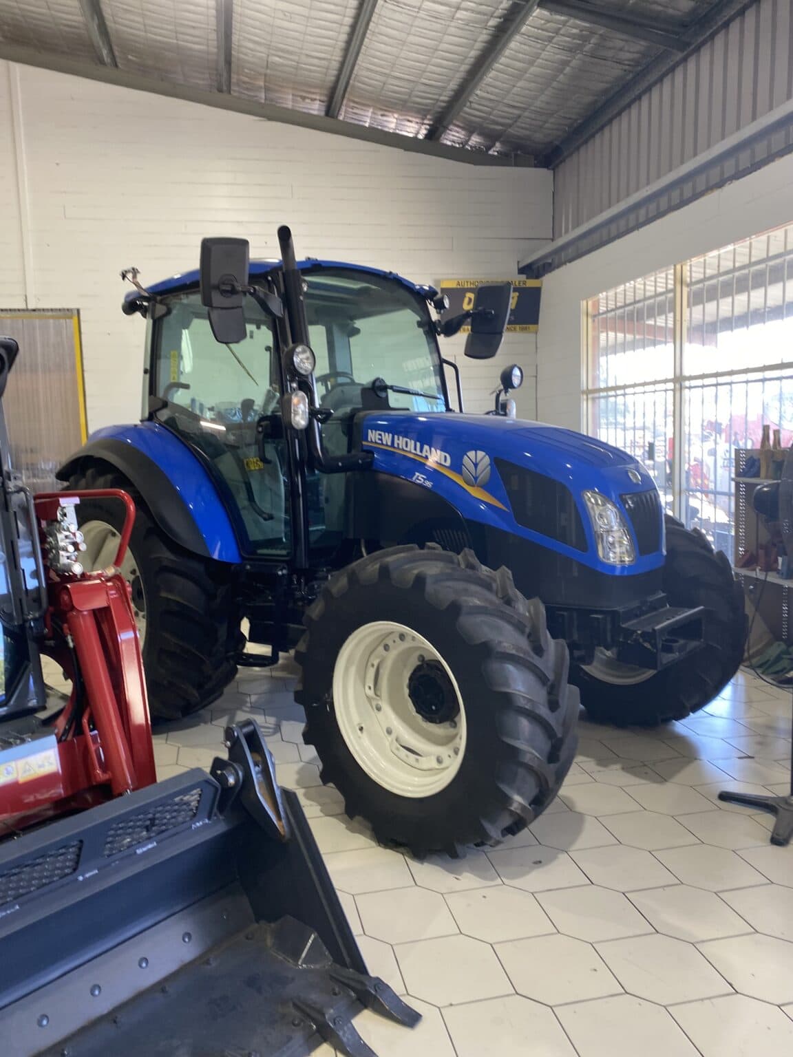 NEW HOLLAND T5.95 DUAL COMMAND TRACTOR | Semco Equipment Sales